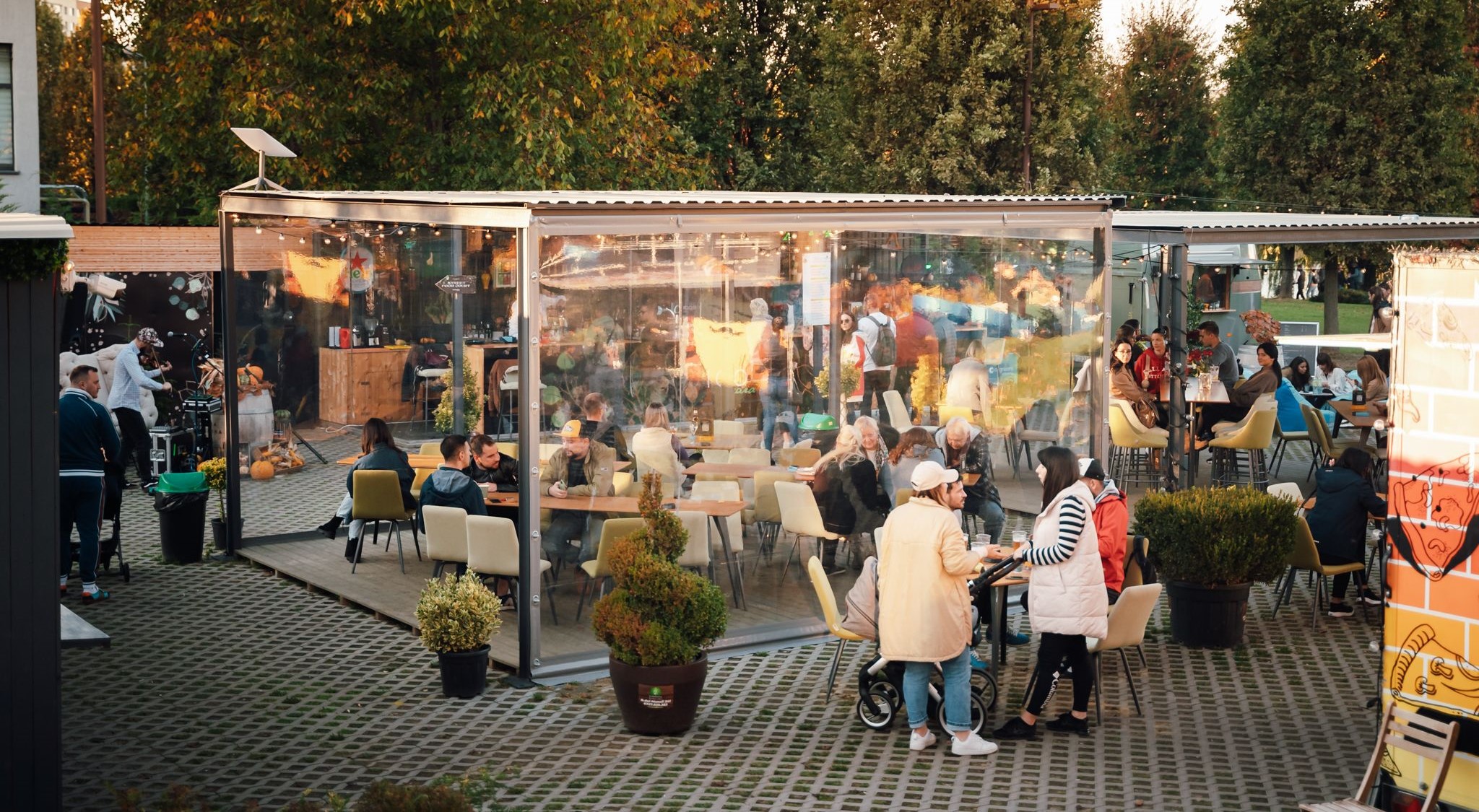 Iconic Garden și Iconic Days revin în Iulius Parc: noi delicii culinare ...
