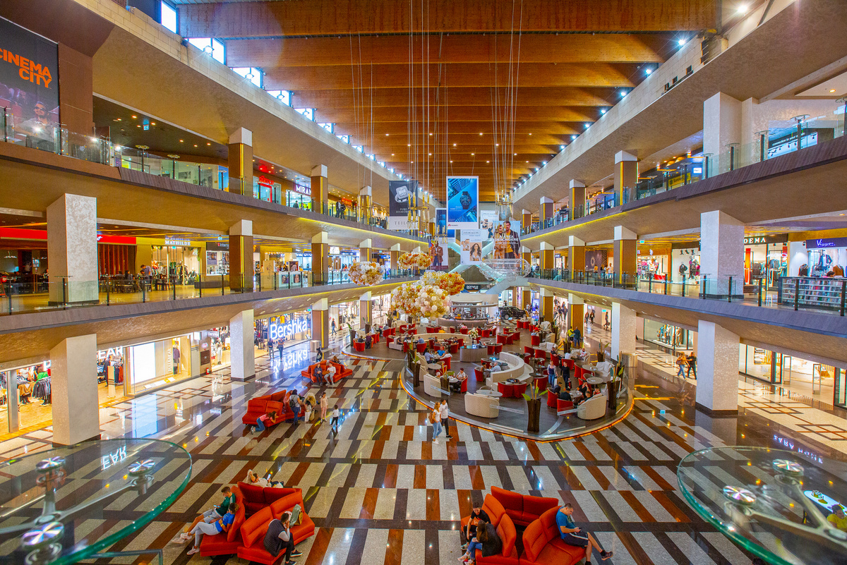 25 ani de IULIUS: 8 proiecte regionale, peste de 1.000 branduri și 73 ...