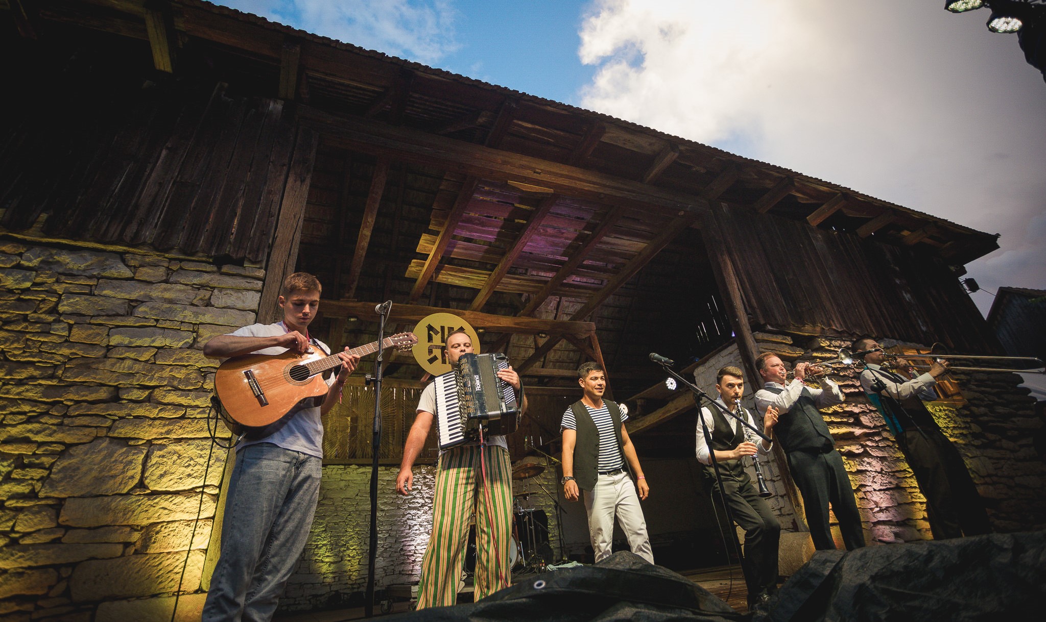 Paradă indiană, DJ din Chile și muzică tradițională ardelenească la ...