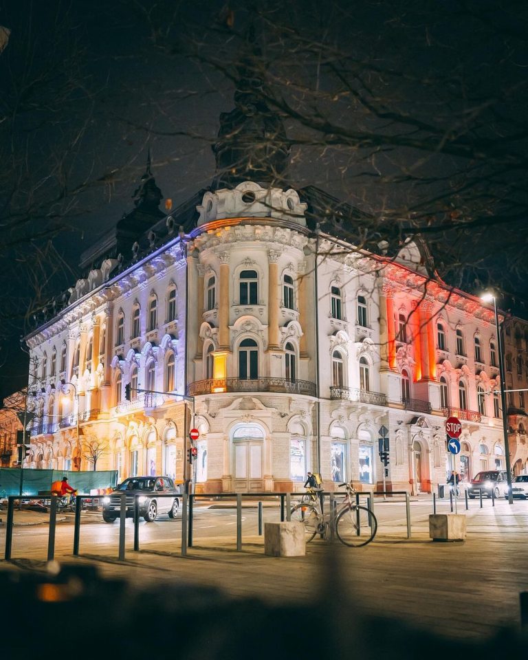 De la eclectic la modern: dicționarul de arhitectură al orașului Cluj ...